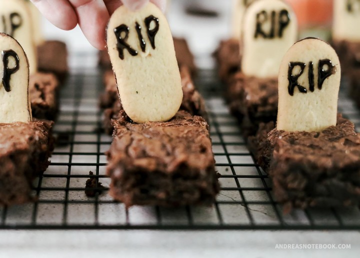 Easy Halloween Brownies - Andrea's Notebook