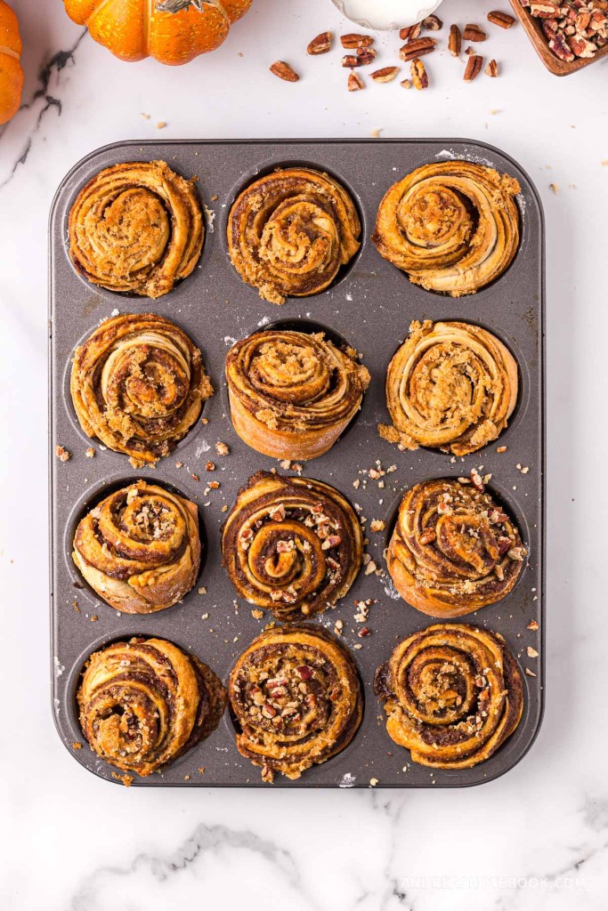 Quick Pumpkin Cinnamon Roll Muffins Recipe
