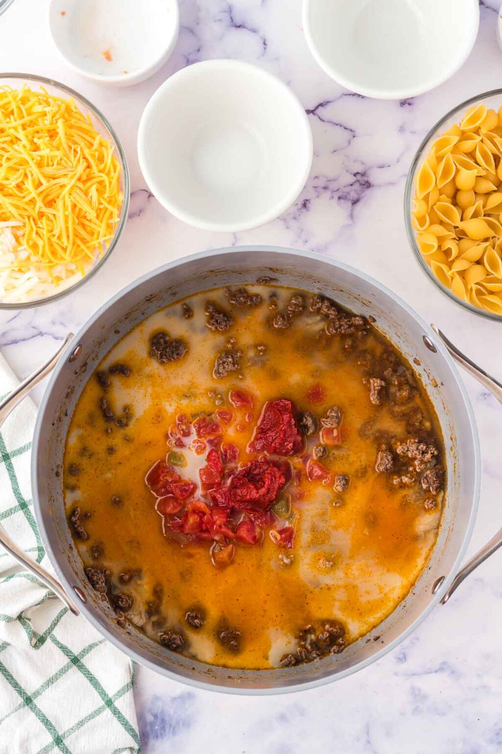 One Pot Taco Mac: Weeknight Taco Pasta Recipe